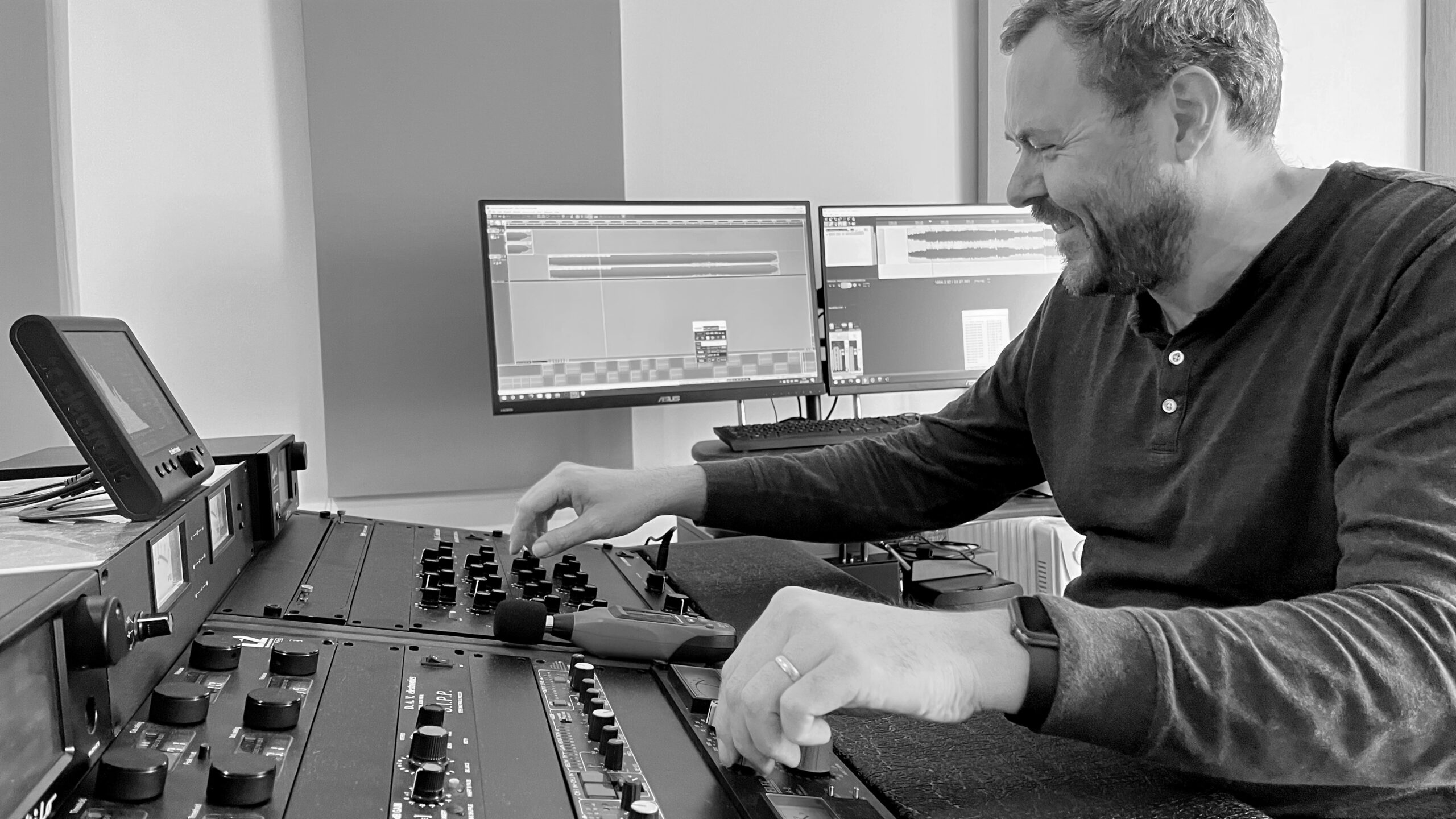 Mastering Studio - About Our Mastering Engineer Mike Hinton